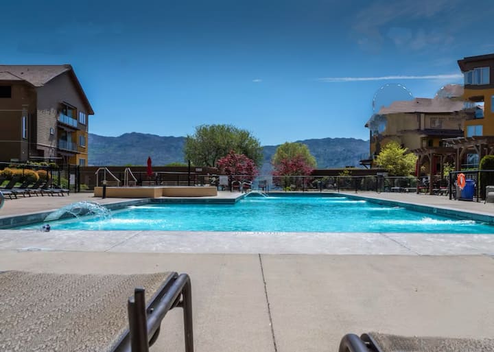 Barona Beach Beautiful Condo - Kelowna