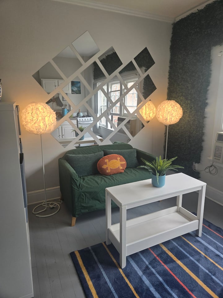 Emerald Light Suite - West Hollywood, CA