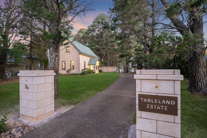 Tableland Estate Wentworth Falls
Blue Mountains - Blue Mountains