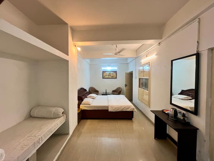 Large Room In Heritage House W/ Separate Enterance - Udaipur