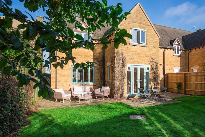 Dog Friendly Cottage - Kingsley House - Moreton-in-Marsh