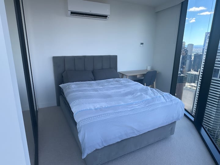 Premier Tower, Best & Finest - North Melbourne Railway Station