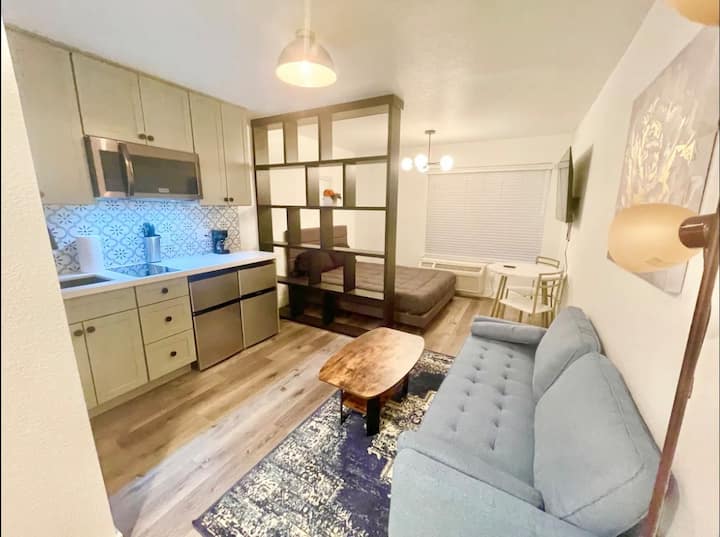 Charming Studio Apt Near Airport - Atlantis Casino Resort Spa