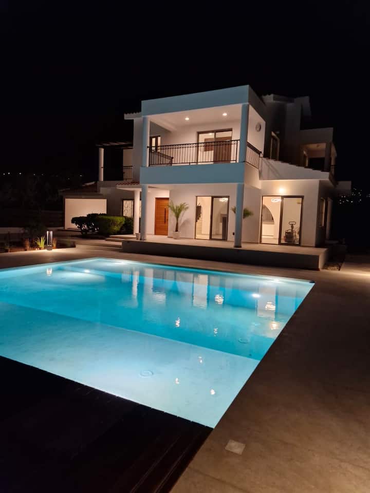 Villa Paradis - Heated Pool - Пейя