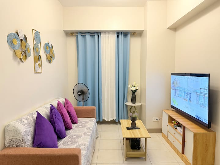 Charming  2br Nr St Luke's Hosp|netflix|300mbps - Quezon City