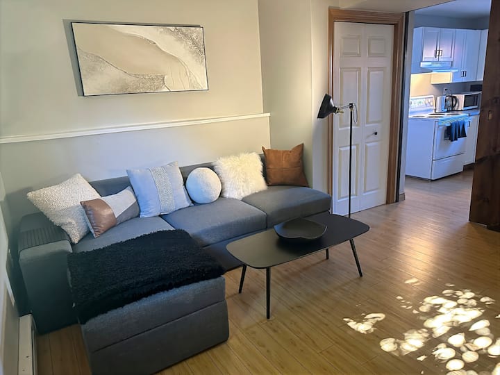 The Forest Grove - Lush Garden Apt In Town - Antigonish