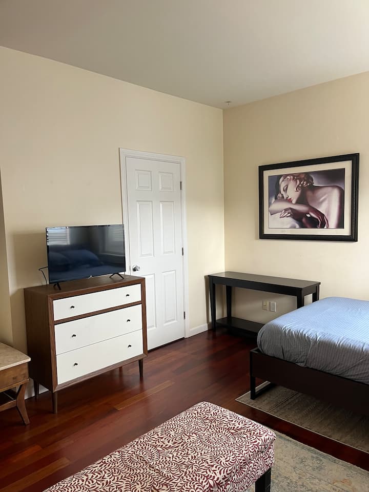 New Jr. One Bedroom Haight Ashbury W&d Top Floor - San Francisco, CA