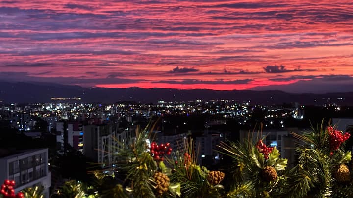 Modern Condo In Laureles With Stunning Views - Armenia