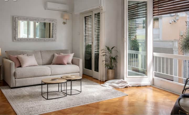 Quiet Plaka 1br | Walk To Acropolis & Syntagma - Athens