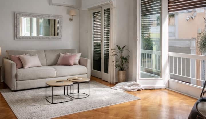 Quiet Plaka 1br | Walk To Acropolis & Syntagma - Athen