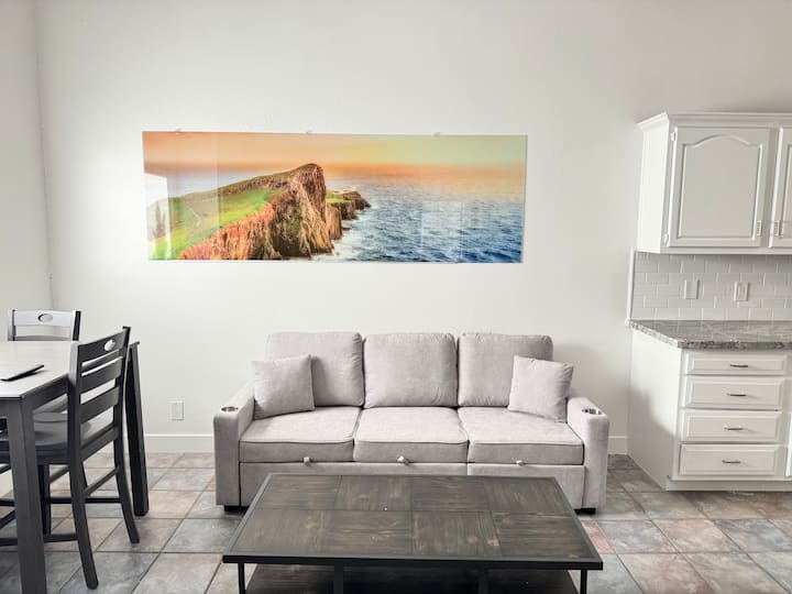 2br Apartment - 1 Block From Beach! Washer & Dryer - Huntington Beach, CA