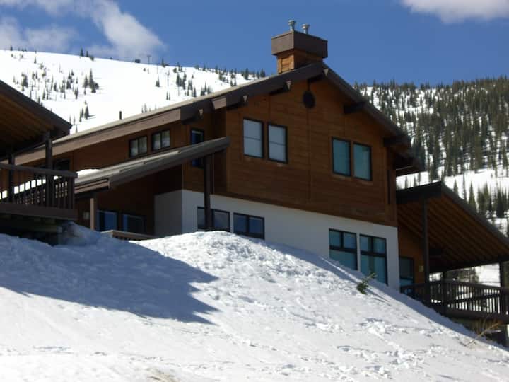 Ski-in/ski-out Lake View W Hot Tub! Wintervention! - Sandpoint, ID