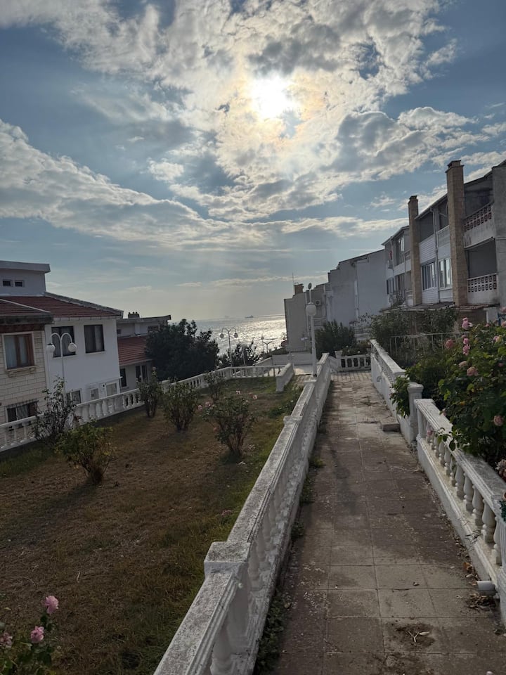Denize Sıfır Müstakil Villa - Silivri