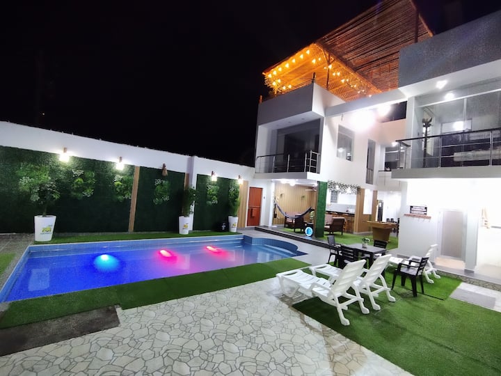 Casa De Playa Con Piscina-camaná - La Pampa