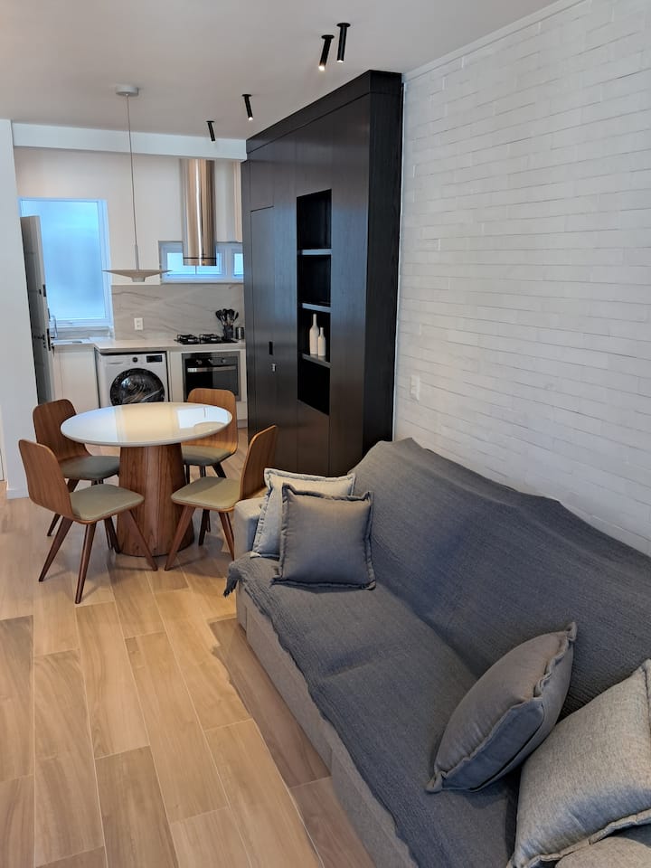 Maravilhoso Reformado  Em Copacabana - Copacabana