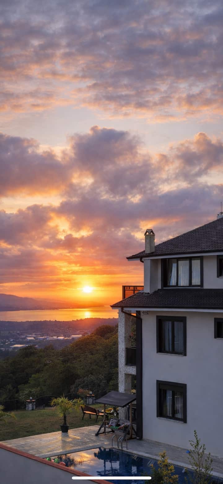 Dağ Ve Göl
Manzaralı Eşsizmekan Maşukiye Panorama - Kocaeli