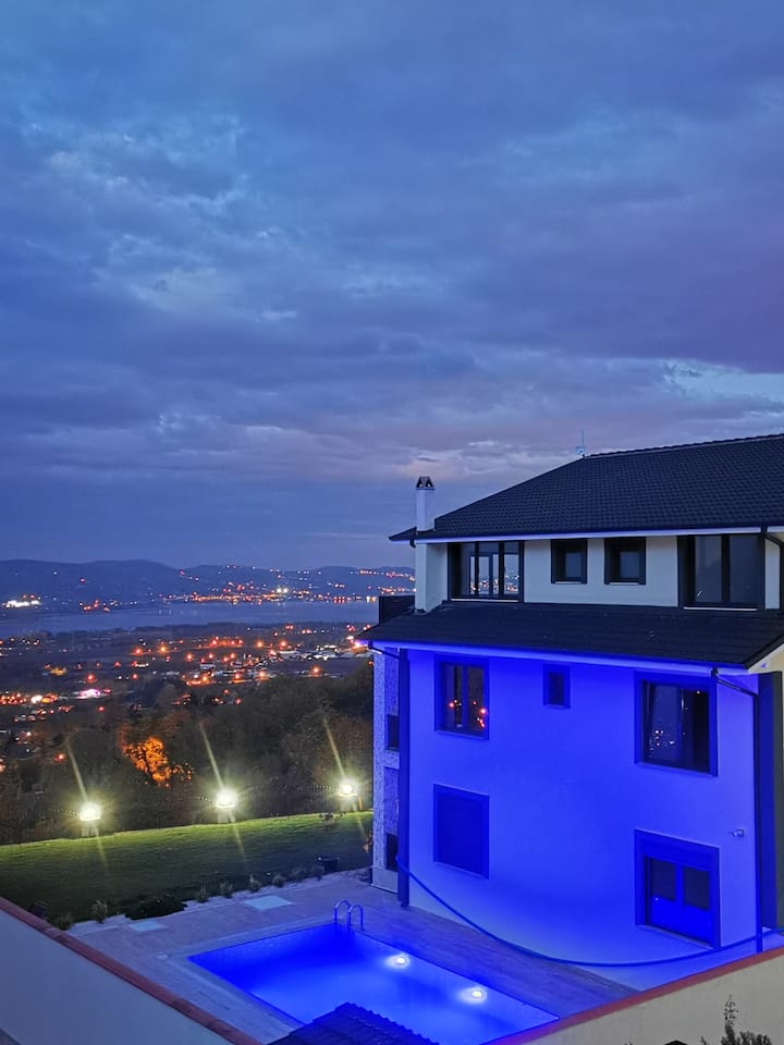 Orman Ve Gölün Buluştuğu Eşsiz Manzara - Sapanca