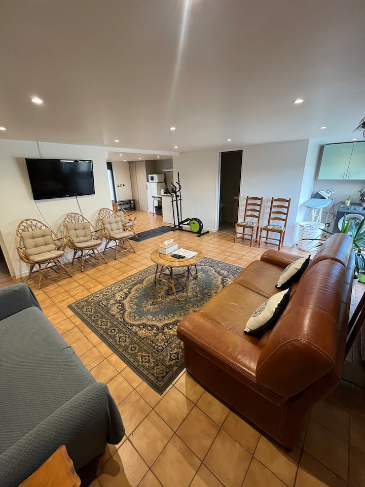 Cosy Stay • 15 Mins Cdg Airport / 20 Mins Paris - Saint-Denis, France