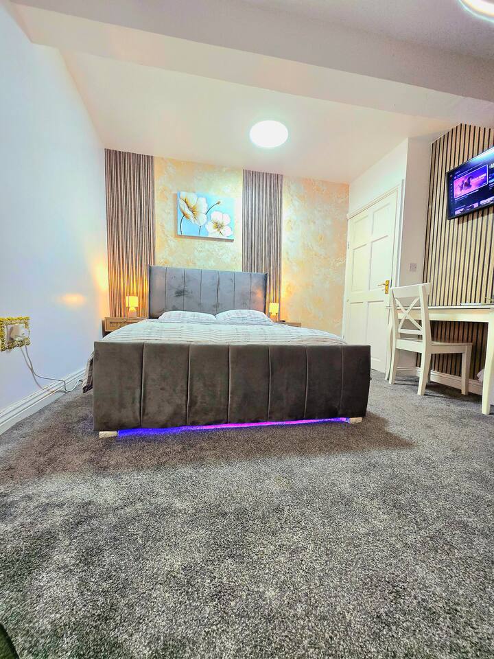 Chub Stay.
Ensuite Room
Smart T.v, Wifi, - Bradford
