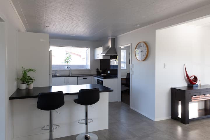 Family Friendly Home Near Wineries. Taradale. - Napier, New Zealand
