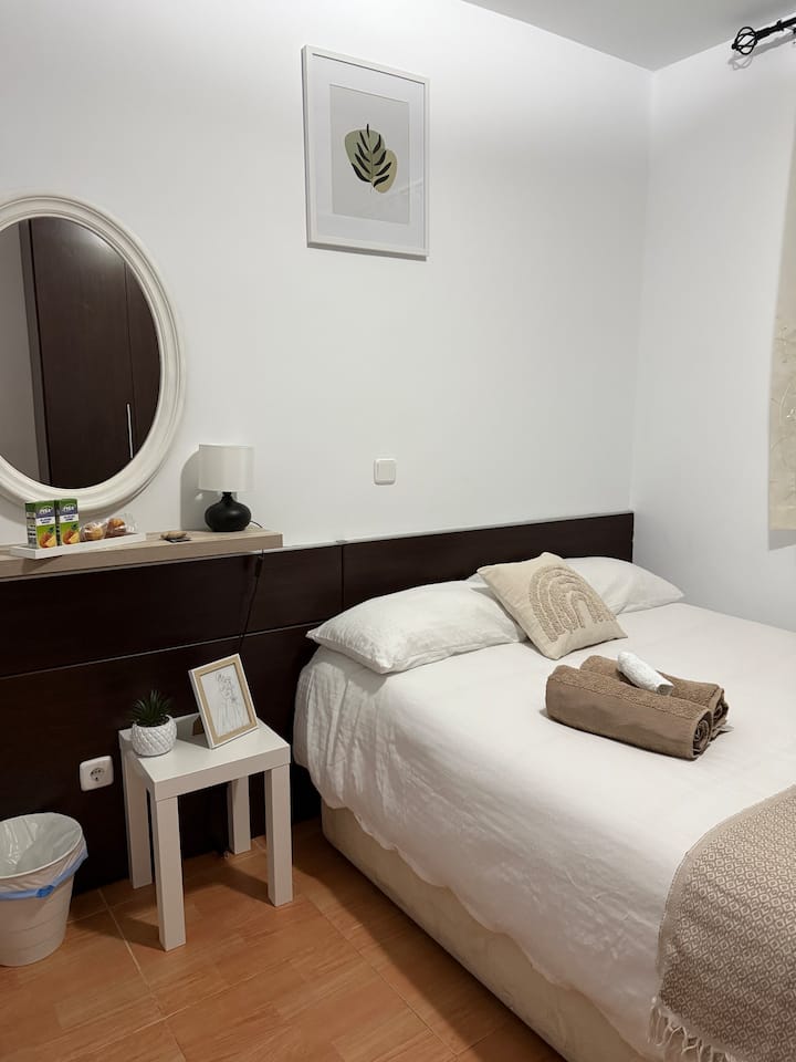 Habitación Cerca A Puerta De Toledo - Madrid