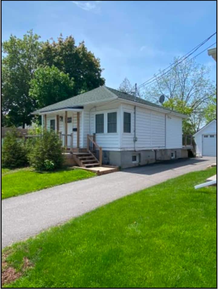 Quiet & Comfortable Home - Kingston