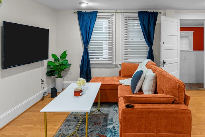 King Bed|mins To Pvd Colleges &Casino+free Parking - Rhode Island