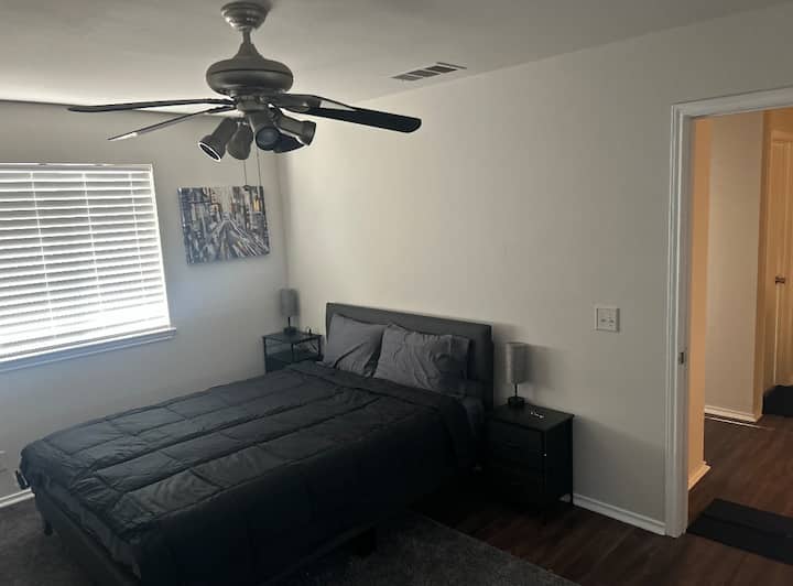 Master Bedroom Near Airport - 奧斯汀