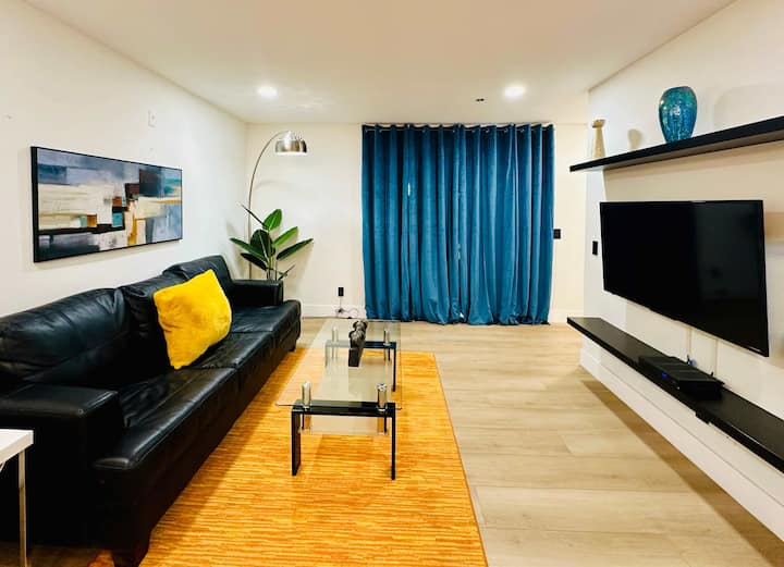 Renovated 2br/2ba Lv Strip Condo Pool Gym Jacuzzi - 賭城大道