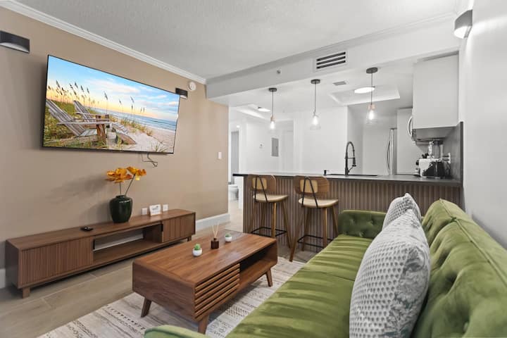 Luxury Apt In A Prime Location! - Coral Gables