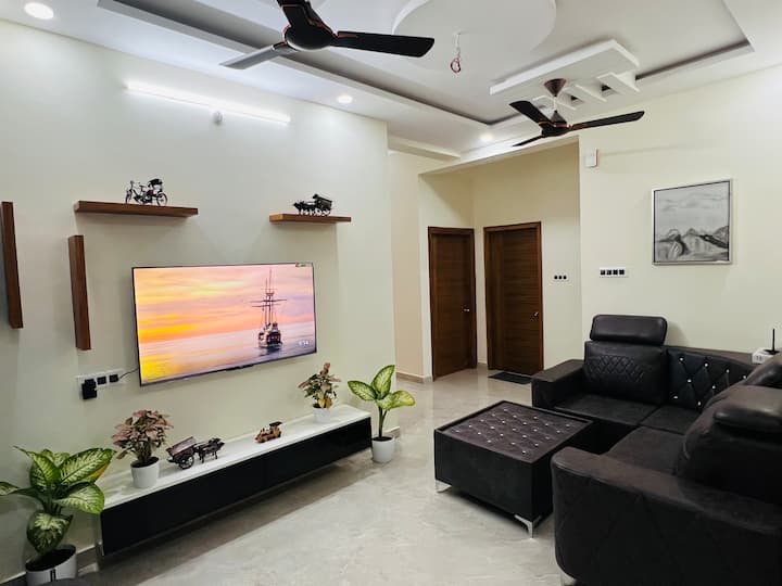 Lavish 3bhk Near Us Embassy - Hyderabad