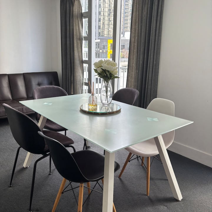 2 Bedroom Service Apartment - Off Queen Street - Auckland