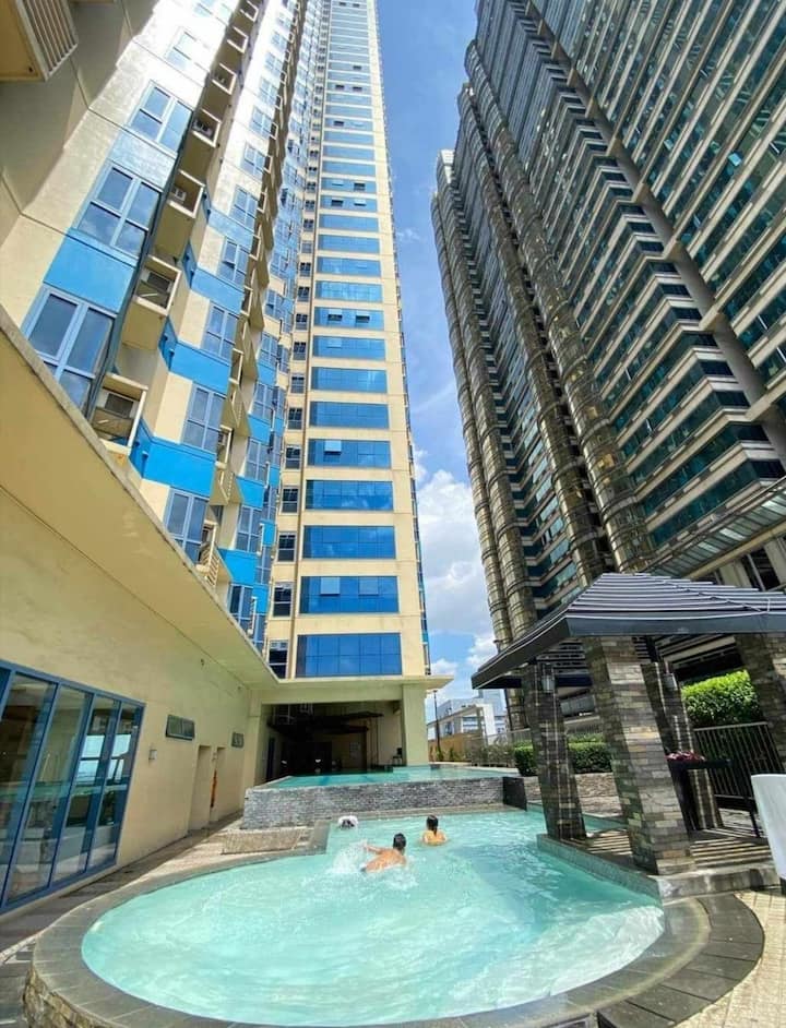 Friendly Family & Barkada Room - Manila