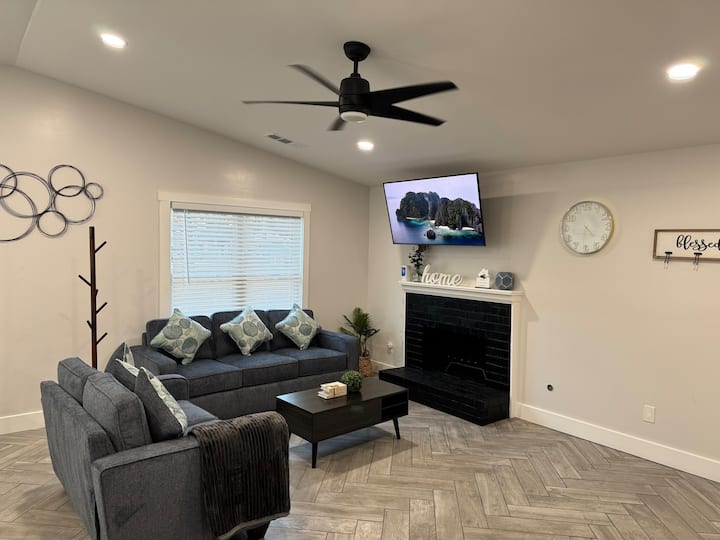 Alojamiento Recién Remodelado - Riverdale, GA