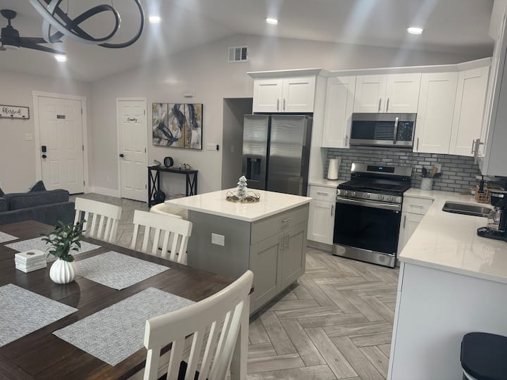 Alojamiento Recién Remodelado - Riverdale, GA