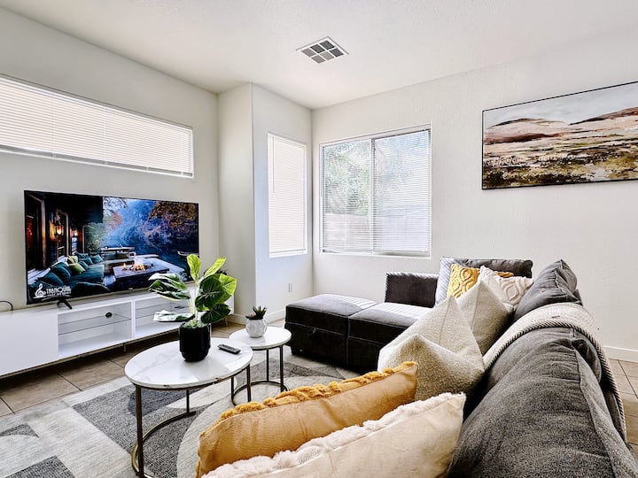 Chic & Spacious 5br 7beds｜pool Table｜new Furniture - Lake Las Vegas, NV