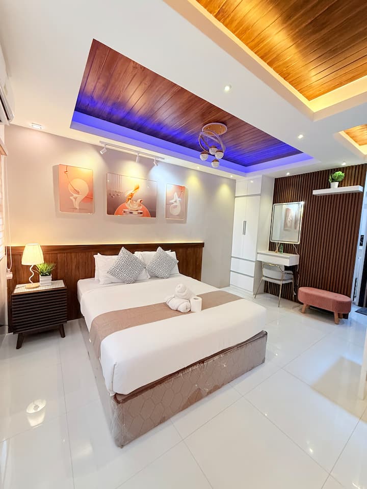 Aesthetic Studio W/ Netflix/wifi/hot&cold Shower - General Santos City