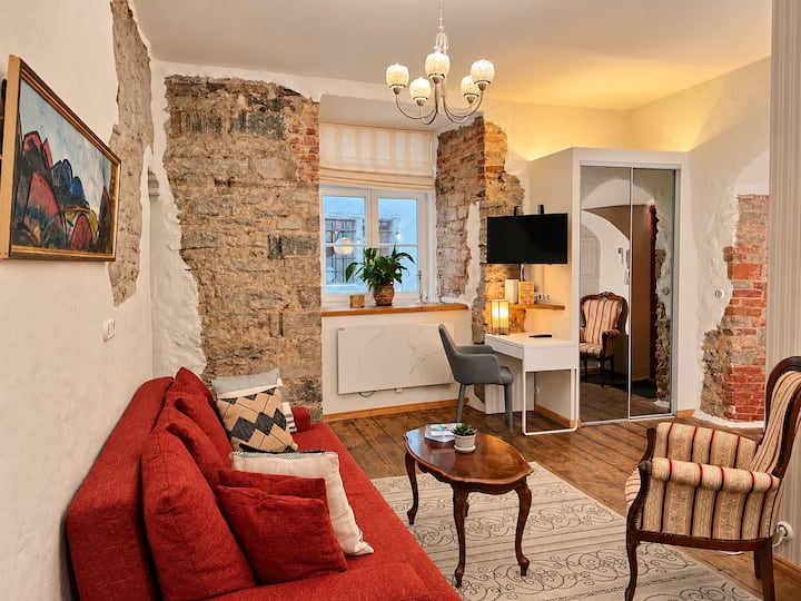 1-bedroom - Historic Charm In Tallinn Old Town - タリン