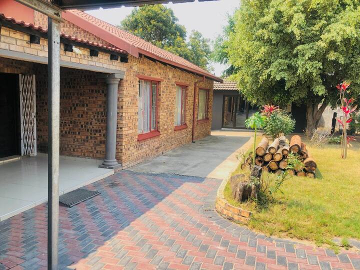 Dwarsloop Lodge - Bushbuckridge