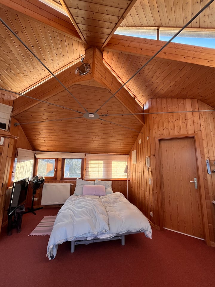 Ruhiges Turmzimmer Mit Bad & Arbeitsplatz - Rottenburg am Neckar