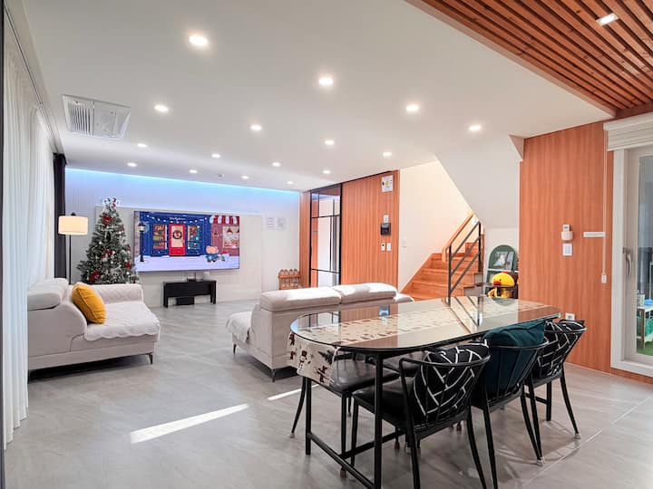 [포근한40평복층]불멍·바베큐.가족·커플.단체/대형오락기/ott/
파주헤이리 채움하우스 - Gimpo-si