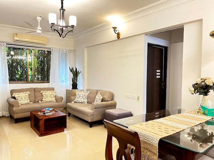 Bandra Living By The Chapel Road - Mumbai