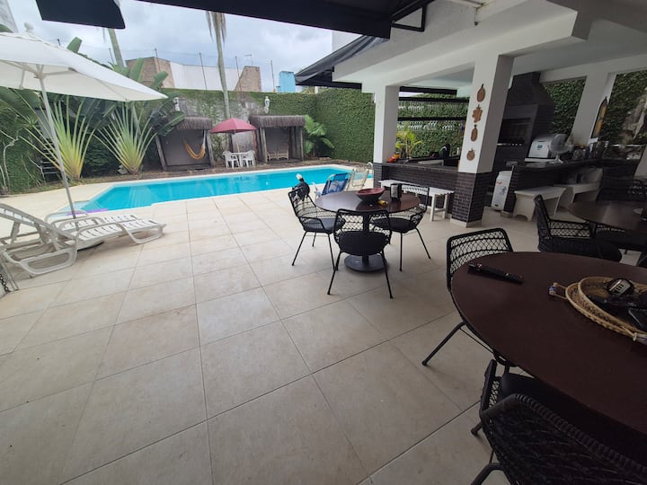Suíte 01 Com Piscina E Ar Na Praia Enseada Guaruja - Guarujá