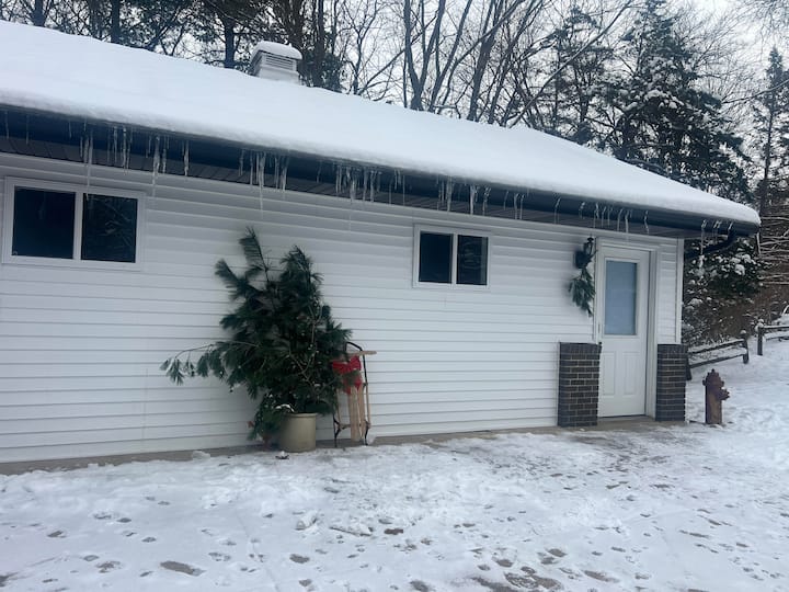 Secluded Solar Amish Farm-breakfast Upon Request! - Middlebury, IN