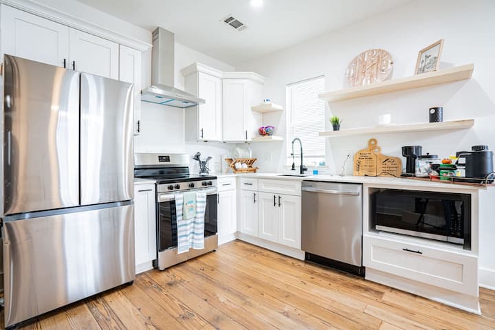 Cozy And Spacious Home Near St Charles & Superdome - ニューオーリンズ, LA