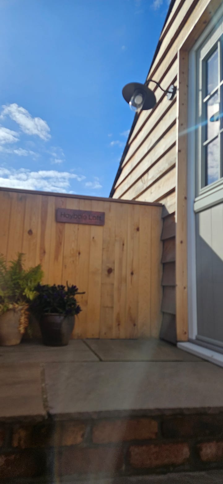 Haybale Loft Rustic Countryside Charm Near City - Preston