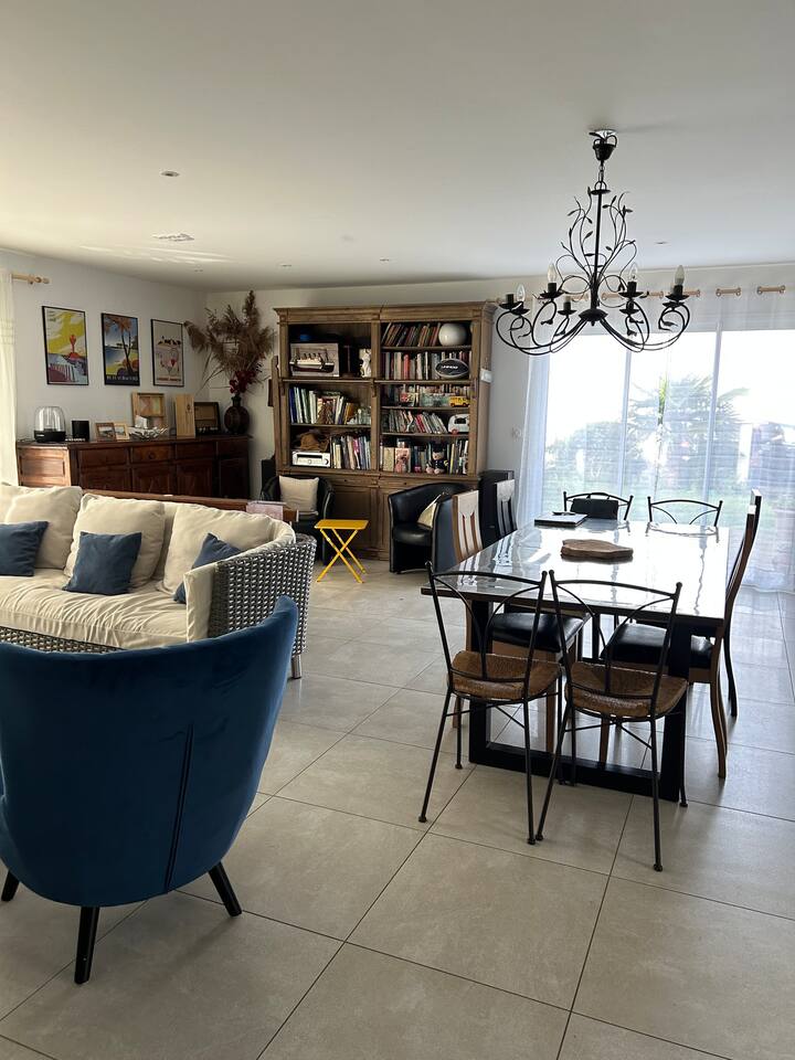 Grande Maison Familiale Ensoleillée Avec Jardin - Fromentine