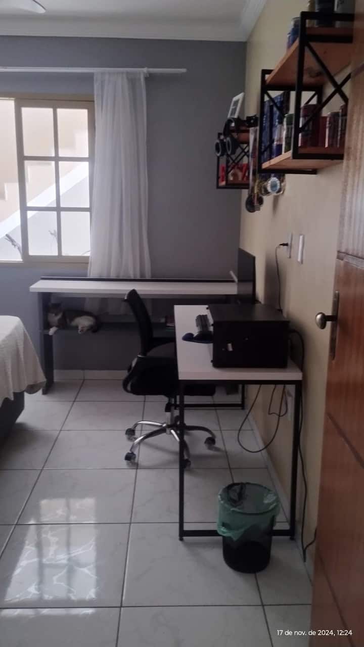 Quarto Simples E Aconchegante. - Cabo Frio