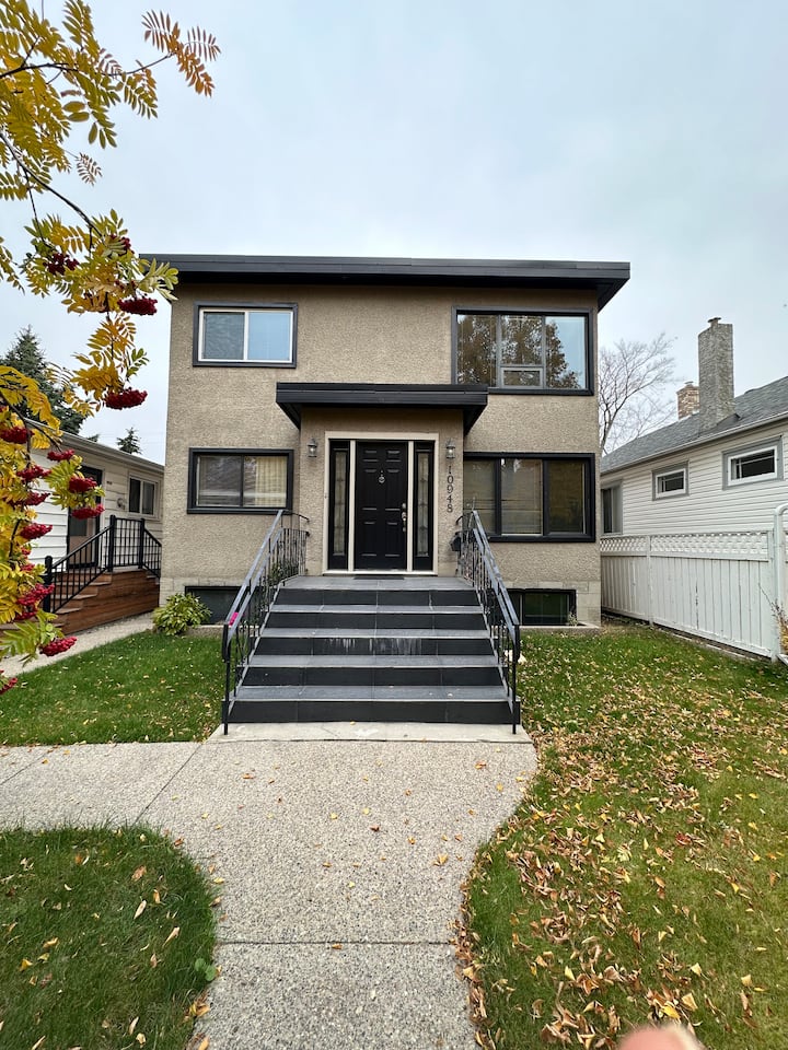 5br, Steps To U Of A, Hospital, Whyte Ave, River - Alberta