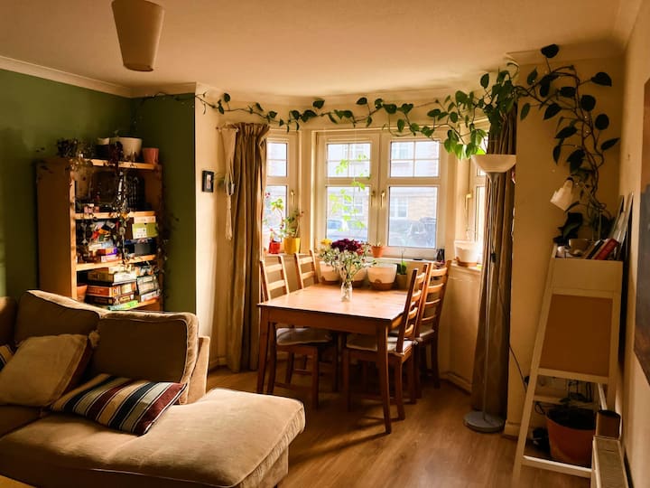 Cozy Apartment Near The City Center - Edimburgo